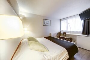 Brit Hotel Confort Nancy Lunéville, Rehainviller (Grand Est, Meurthe-et-Moselle, Arrondissement de Lunéville, Rehainviller, Route des Vosges, 17), otel