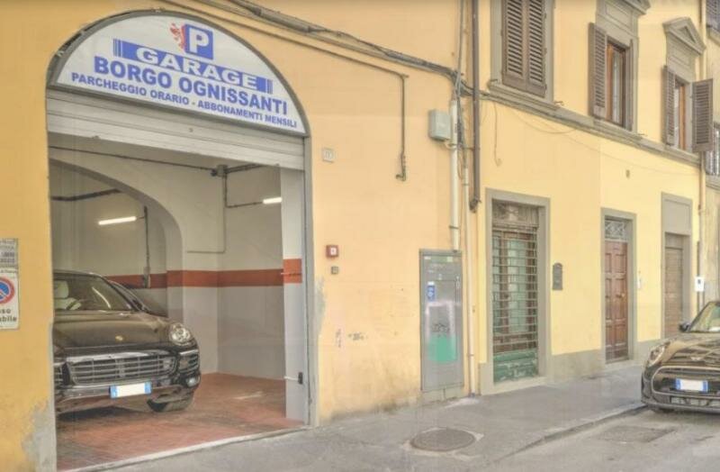 Otoparklar Garage Borgo Ognissanti Firenze, Floransa, foto