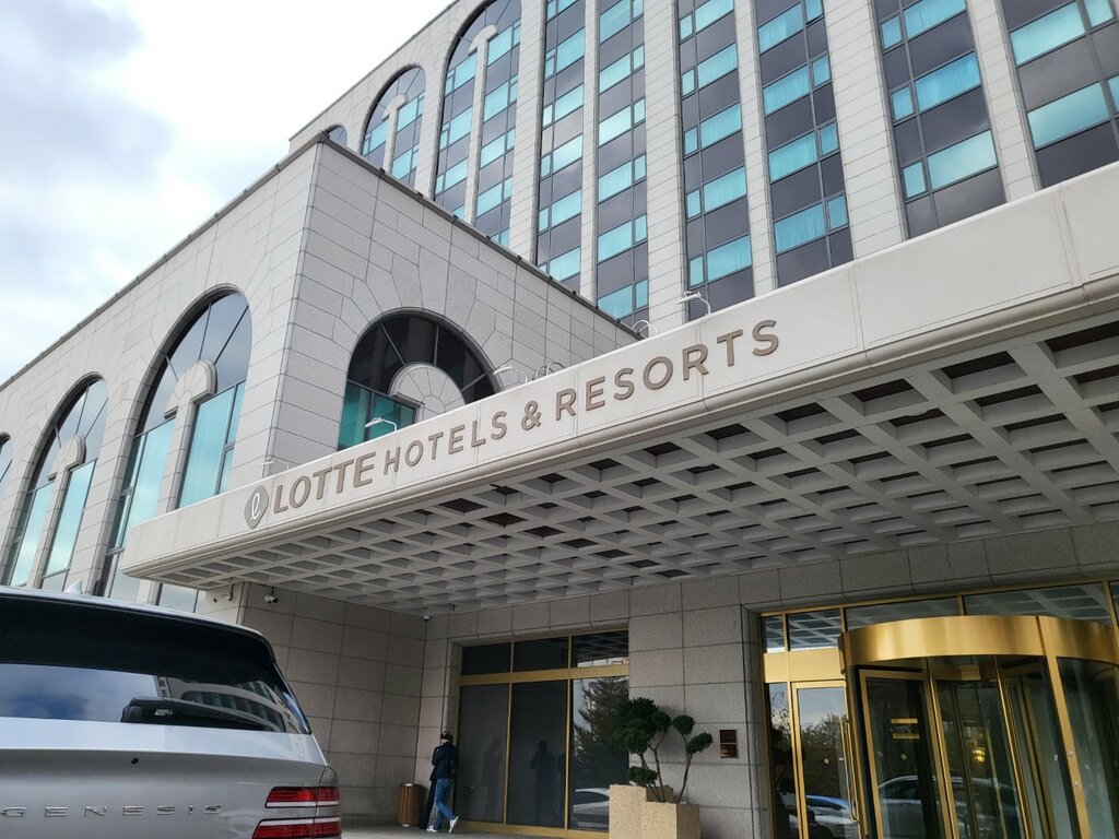 Büyükelçilikler ve konsolosluklar Kotra, Vladivostok, foto