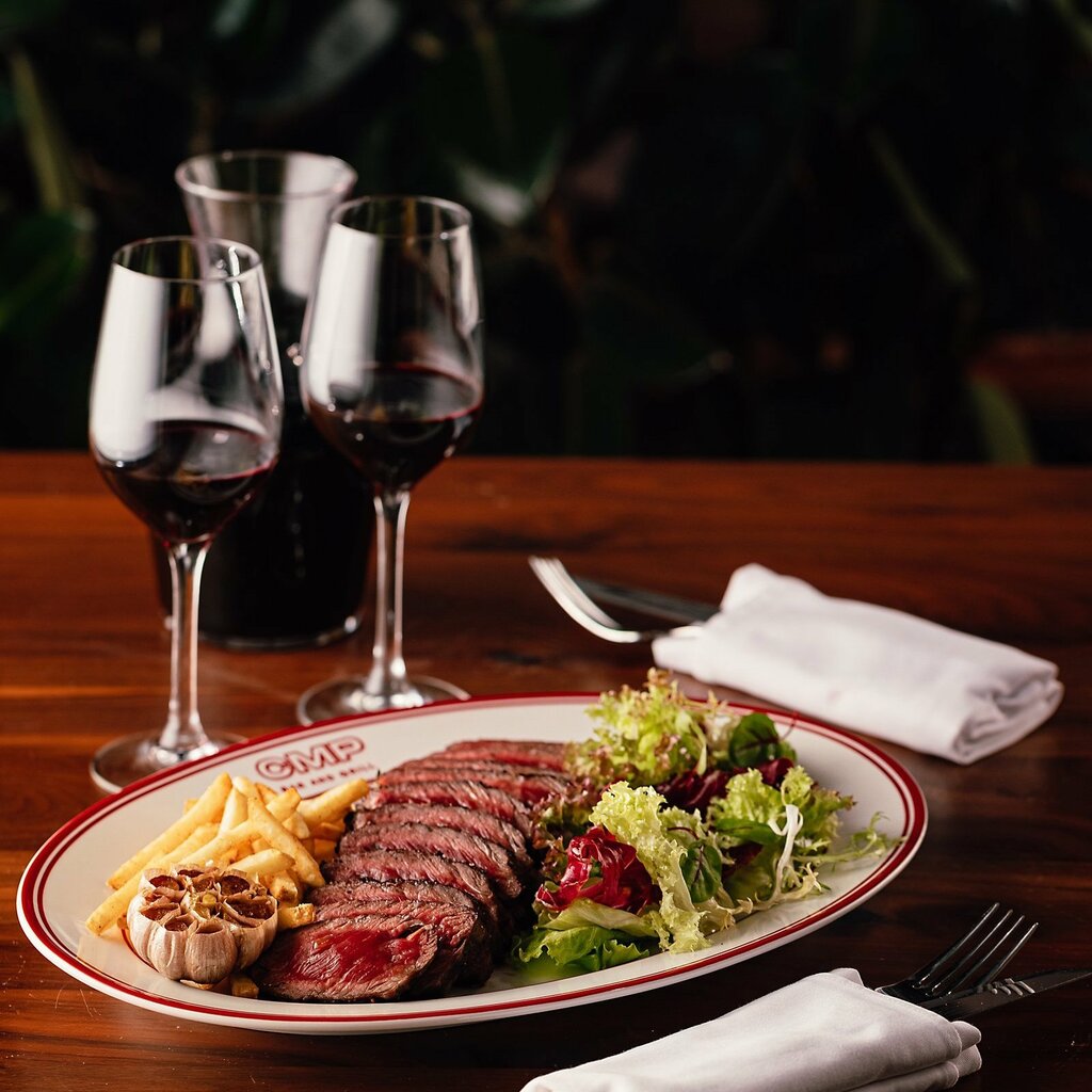 Restoran Cmp Bar & Grill, Dubai, foto