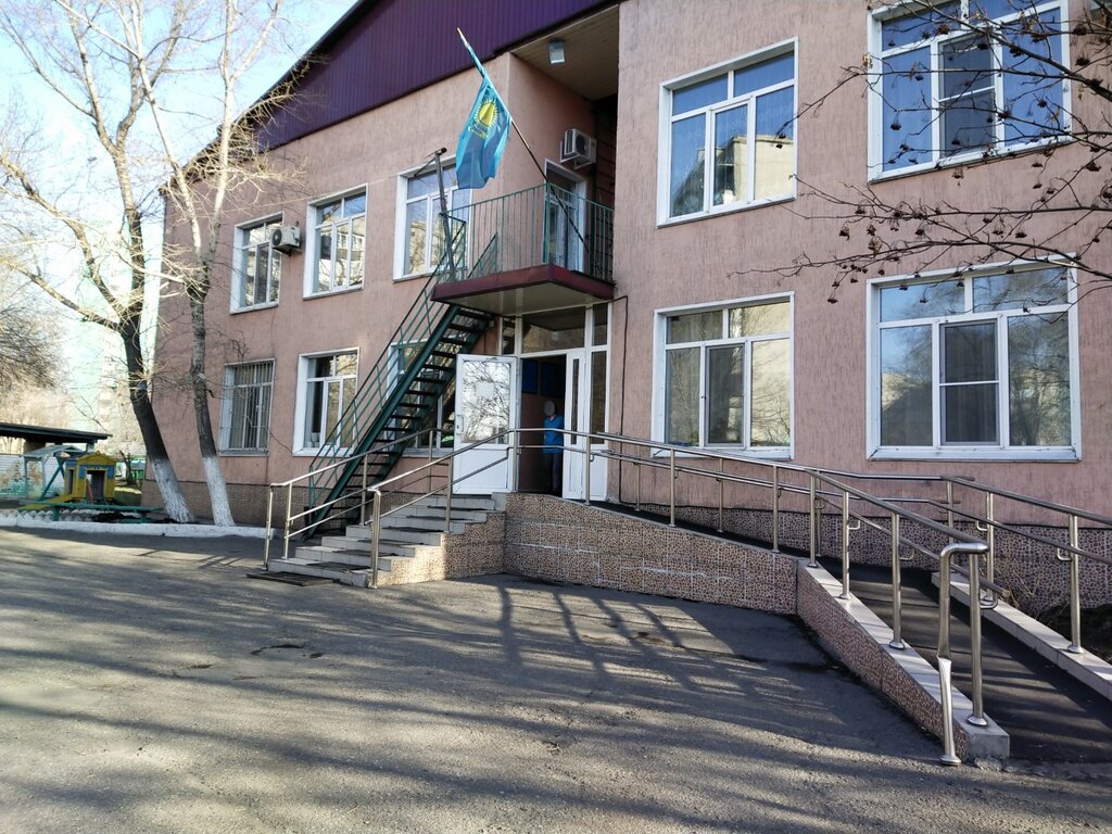 Çocuk bakım evleri Infant home, Semey, foto