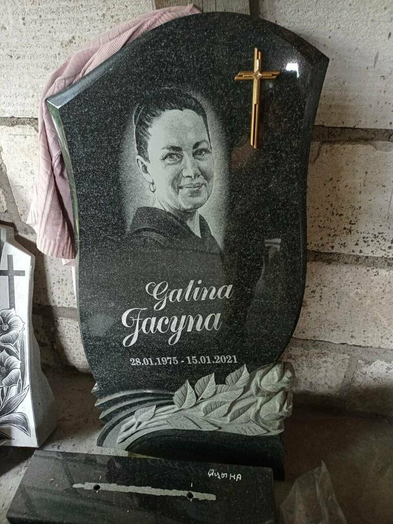 Heykel ve mezarlık taşı üreticileri Izgotovlenie pamyatnikov i nadgrobij, Grodnenskaya oblastı, foto