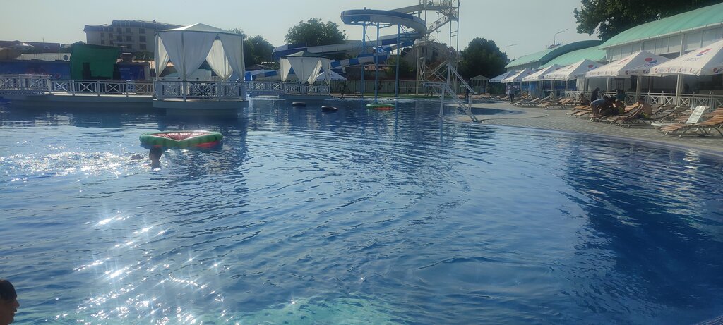Su parkı Akvapark suv parki, Semerkant, foto