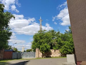 Стела в память о строительстве завода ТМЗ в 1932 году (Moscow, Severo-Zapadniy Administrative Okrug, Yuzhnoye Tushino District), anıt, heykel  Moskova'dan