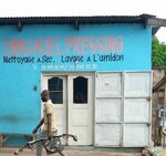 Emmanuel pressing (Brazzaville, Commune de Moungali, Avenue de la Cité des Dix-Sept), kuru temizlemeciler  Brazzaville'den