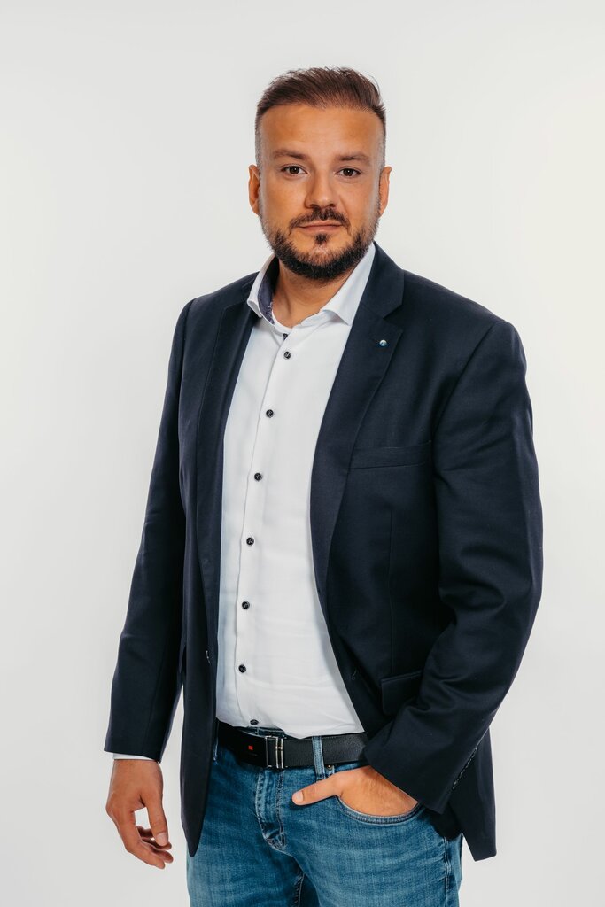 Sigorta şirketleri Signal Iduna Versicherung Ömer-Faruk Kemendi, Delmenhorst, foto