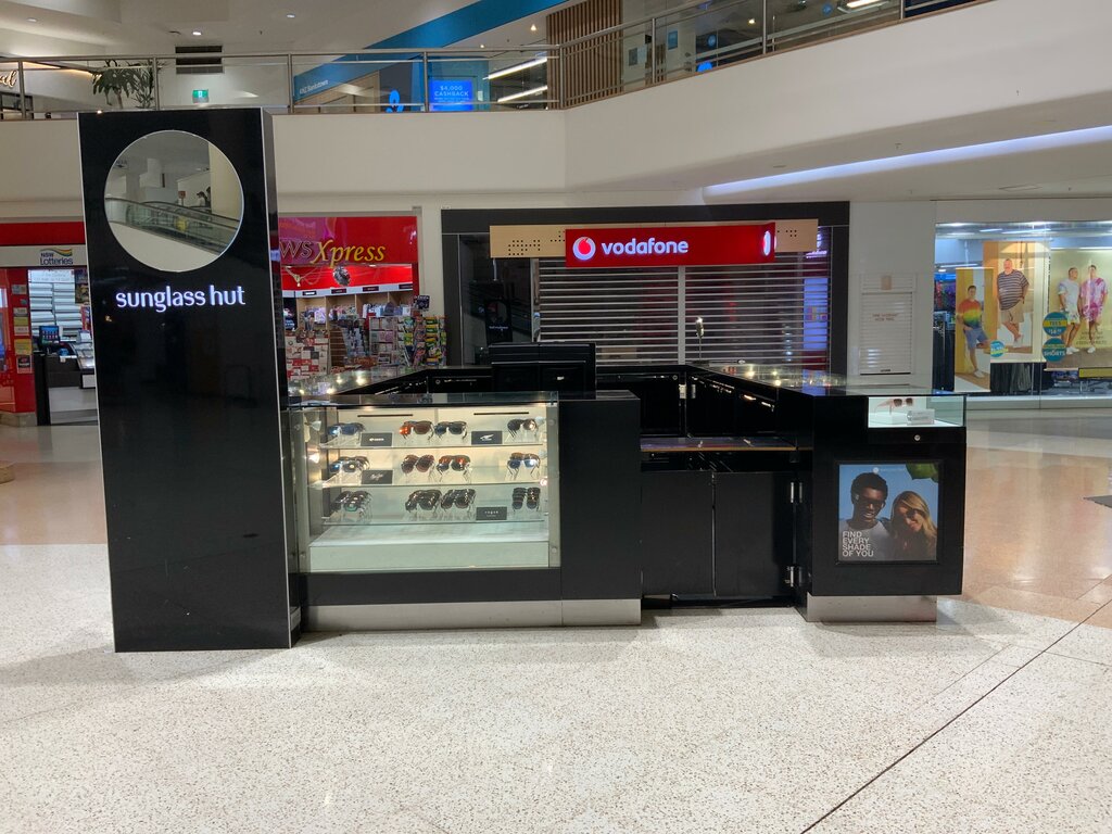 Giyim mağazası Sunglass Hut Bankstown Central Kiosk, Sidney, foto