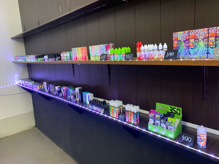 Elektronik sigara satış noktaları Smoke house, Kambarka, foto