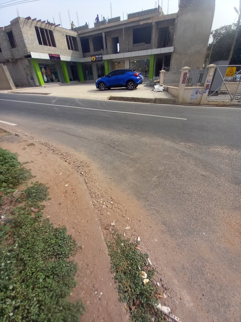 Giyim mağazası Chic Land, Akra, foto
