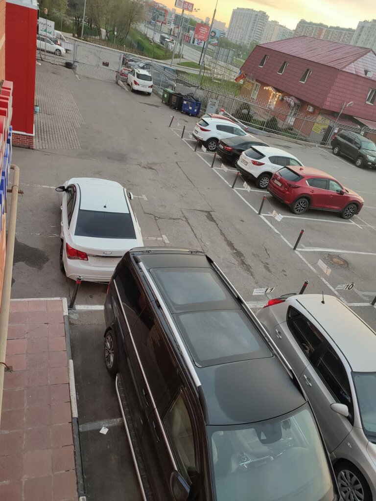 Otoparklar Parking 24, Şçerbinka, foto