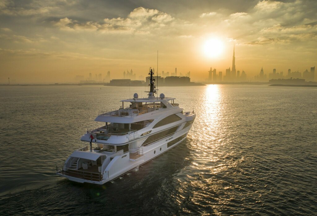 Tekne, kayık, yat Aurora Yachts & Boats Trading, Dubai, foto