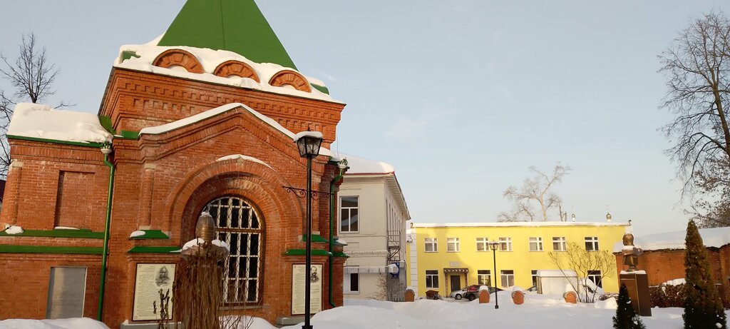 Şapel, haç anıtı Часовня Александра Невского, Glazov, foto