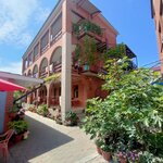 Приветливый (Chernomorskaya Street No:18, Divnomorskoye Village), otel  Krasnodarski krayından