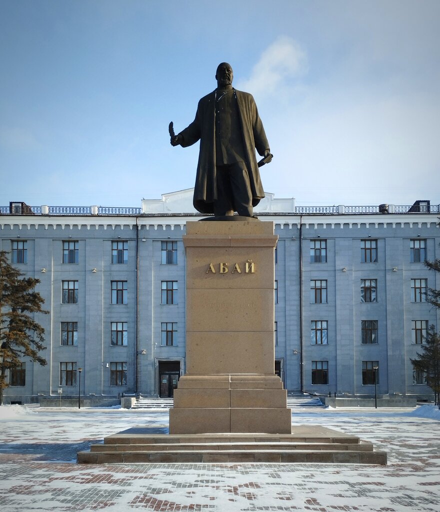 Anıt, heykel Monument to Abai Kunanbayev, Pavlodar, foto