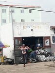 Ets Sh (Brazzaville, Commune de Moungali, Rue Mossaka), oto lastik tamiri  Brazzaville'den