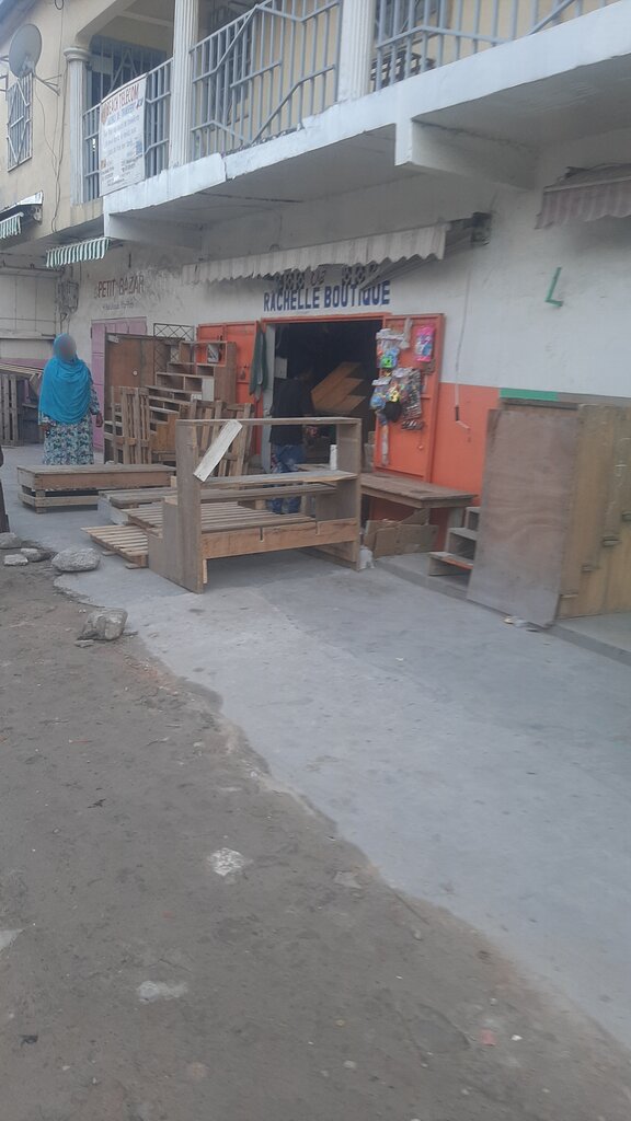 Ev personeli Ets Rachelle Boutique, Brazzaville, foto