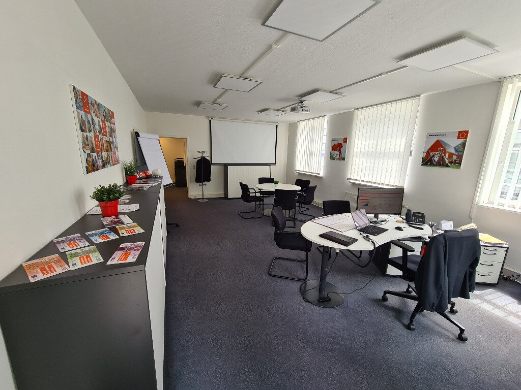 Banka Wüstenrot Bausparkasse: Master-Chaiwat Tophuk, Gettingen, foto