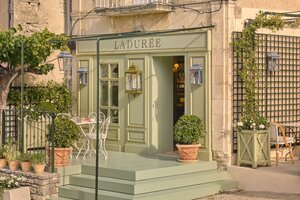 Ladurée (Provence-Alpes-Côte d'Azur, Vaucluse, Arrondissement d'Apt, Gordes, Place du Château), ekmek fırını