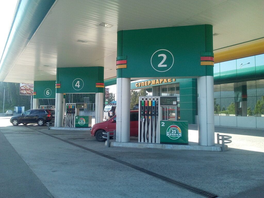 Benzin istasyonu 25 Часов, Krasnoyarski krayı, foto