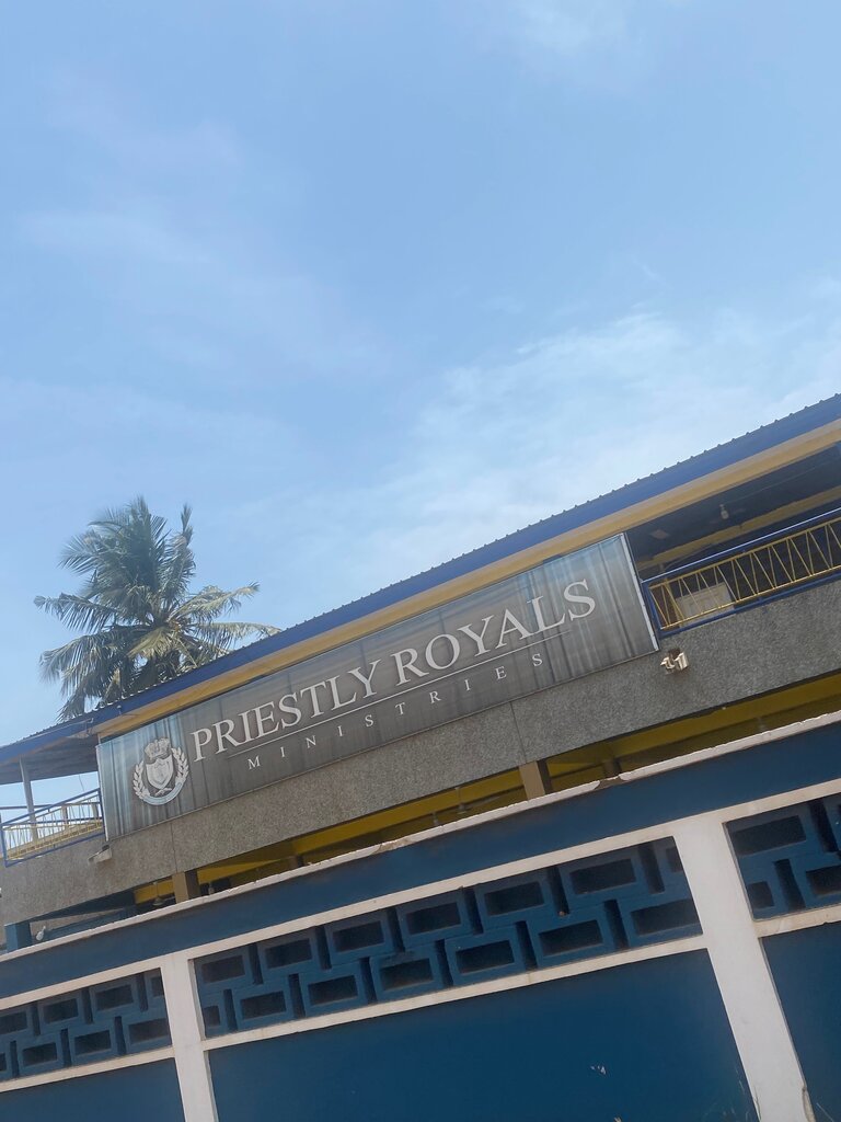 Dini dernekler Priestly Royal Ministries, Akra, foto
