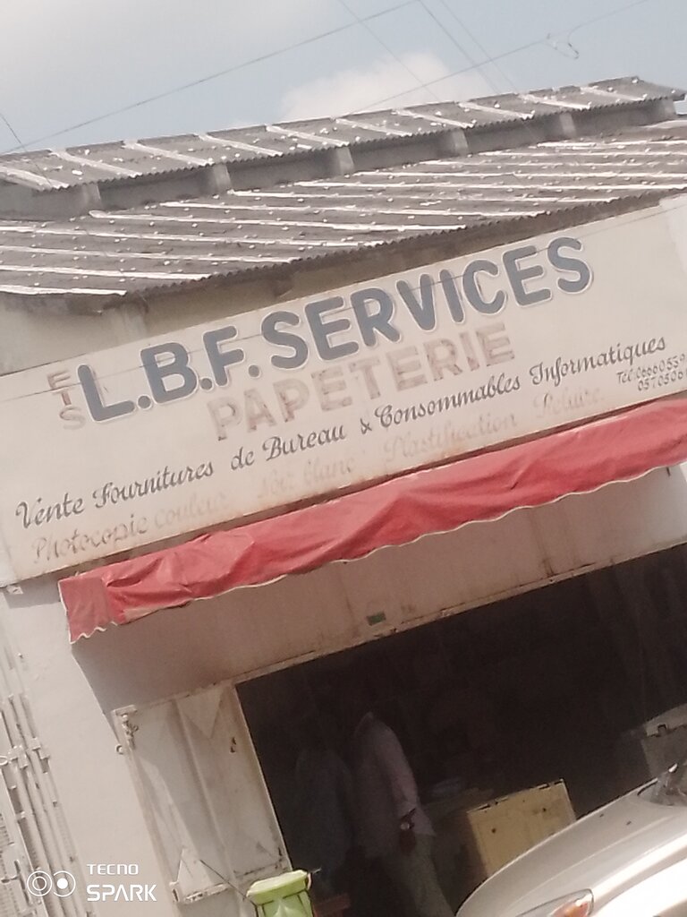 Yapı malzemeleri pazarı Lbf Le Service, Brazzaville, foto