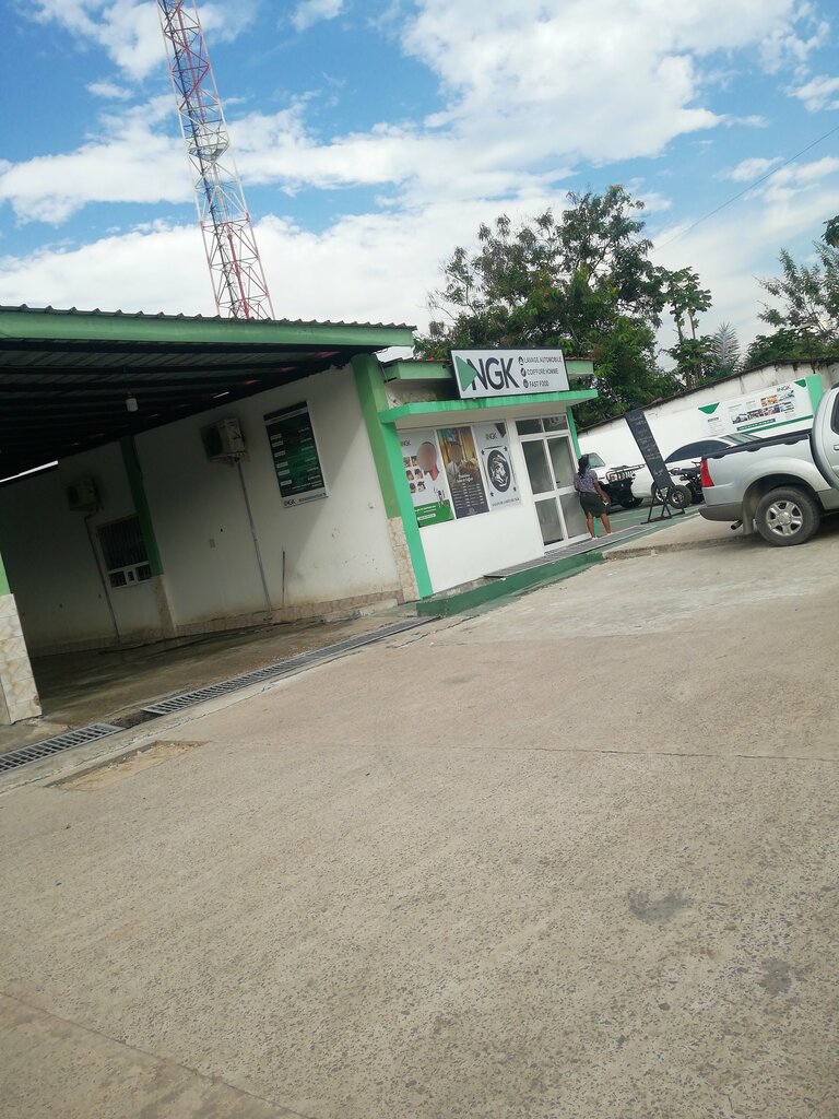 Oto yıkama Ngk, Brazzaville, foto