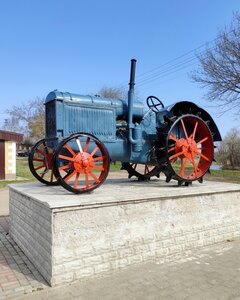 Teknoloji anıtı Трактор СХТЗ-15/30, Porhov, foto