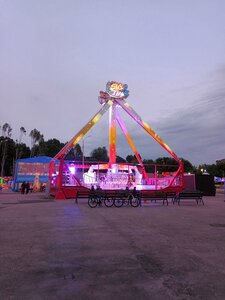 Show time (gorodskoy okrug Samara, Promyshlenny rayon, Yuriy Gagarin Park of Culture and Leisure), atraksiyon  Samara'dan