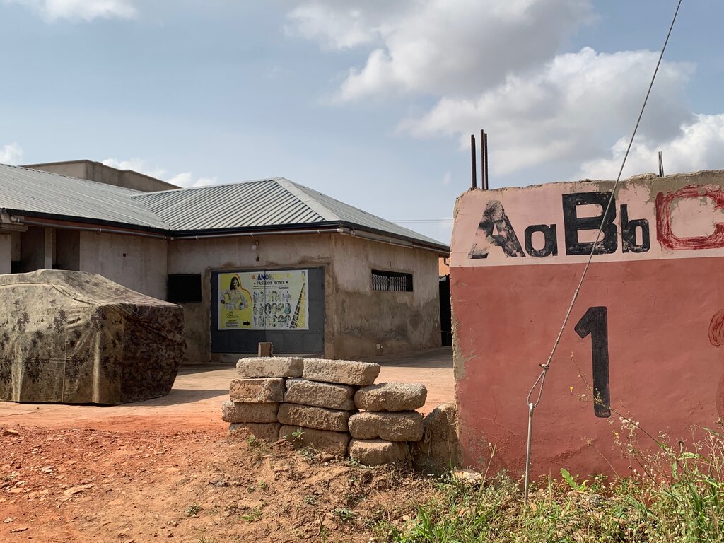 Moda evleri Anointed Fashion Home, Dünya, foto