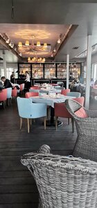 Volna (набережная Зелёный Мыс No:стр. 3, деревня Подольниха, коттеджный посёлок Зелёный Мыс), restoran  Moskova ve Moskovskaya oblastından