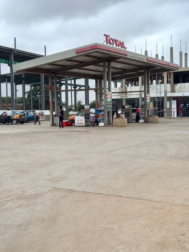 Benzin istasyonu Total Adenta Barrier, Dünya, foto