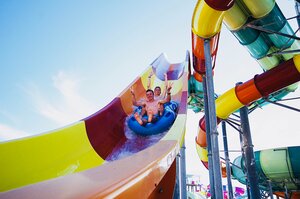 Uzhny (Vostochnoye shosse No:7/3, Bataysk), su parkı  Bataysk'tan