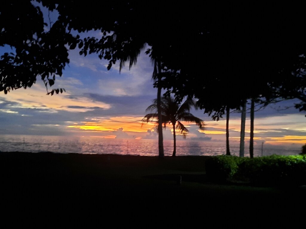 Otel Sunset Seaview Beach Villas & SPA Suites at Nexus Karambunai, Sabah, foto