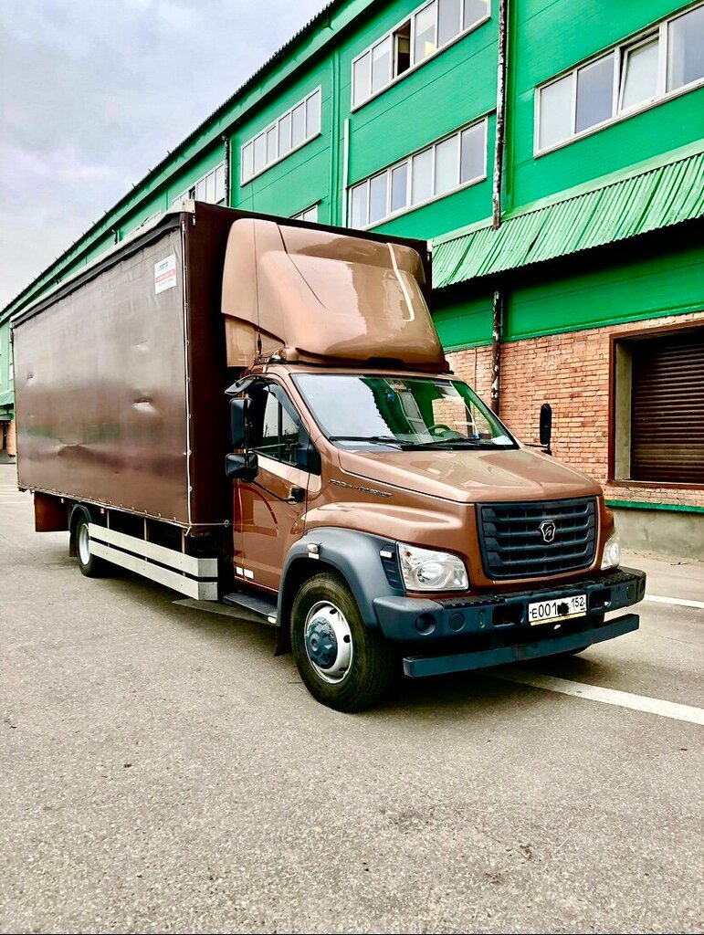 Kamyonların onarımı Gazonitta, Nijegorodskaya oblastı, foto