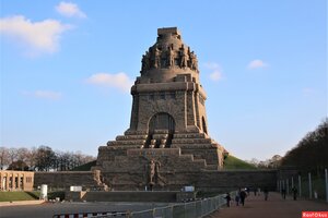 Völkerschlachtdenkmal (Saxony, Stadt Leipzig), anıt, heykel  Leipzig'den