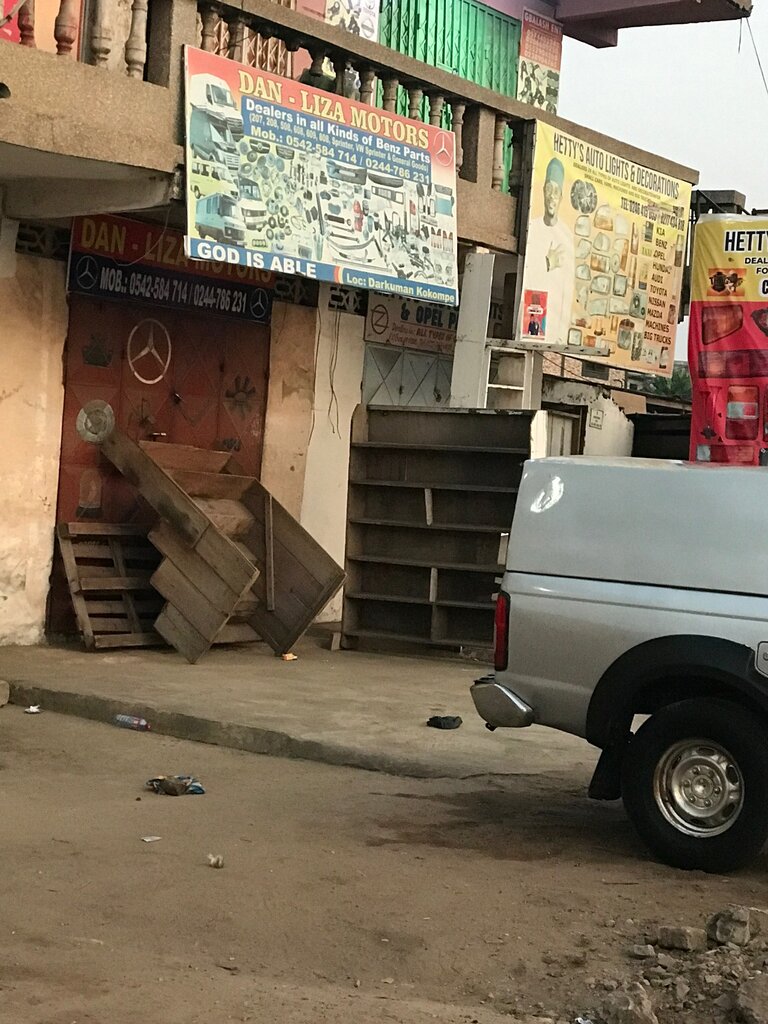 Otomobil satış galerileri Dan -Liza motors, Akra, foto