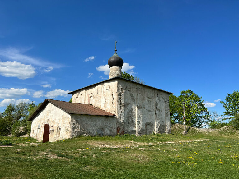 Ortodoks kiliseleri Church of Cosmas and Damian s Gremyachey Gory, Pskov, foto