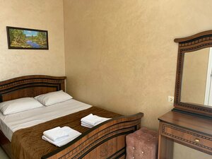 Nikol Deluxe (Krasnaya ulitsa No:61, posyolok Kuchugury), otel  Krasnodarski krayından