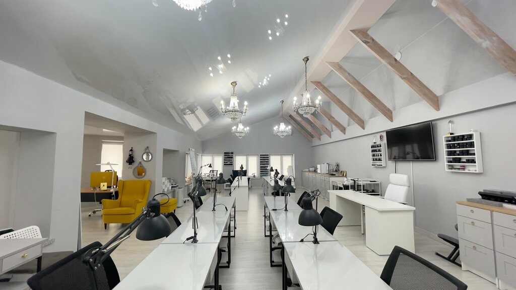 Kuaför meslek eğitimi Anna Ozolina Manicure Academy, Omsk, foto