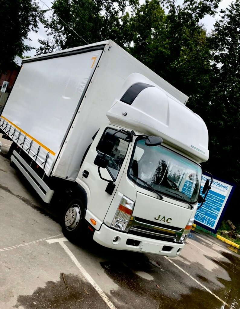 Kamyonların onarımı Gazonitta, Nijegorodskaya oblastı, foto