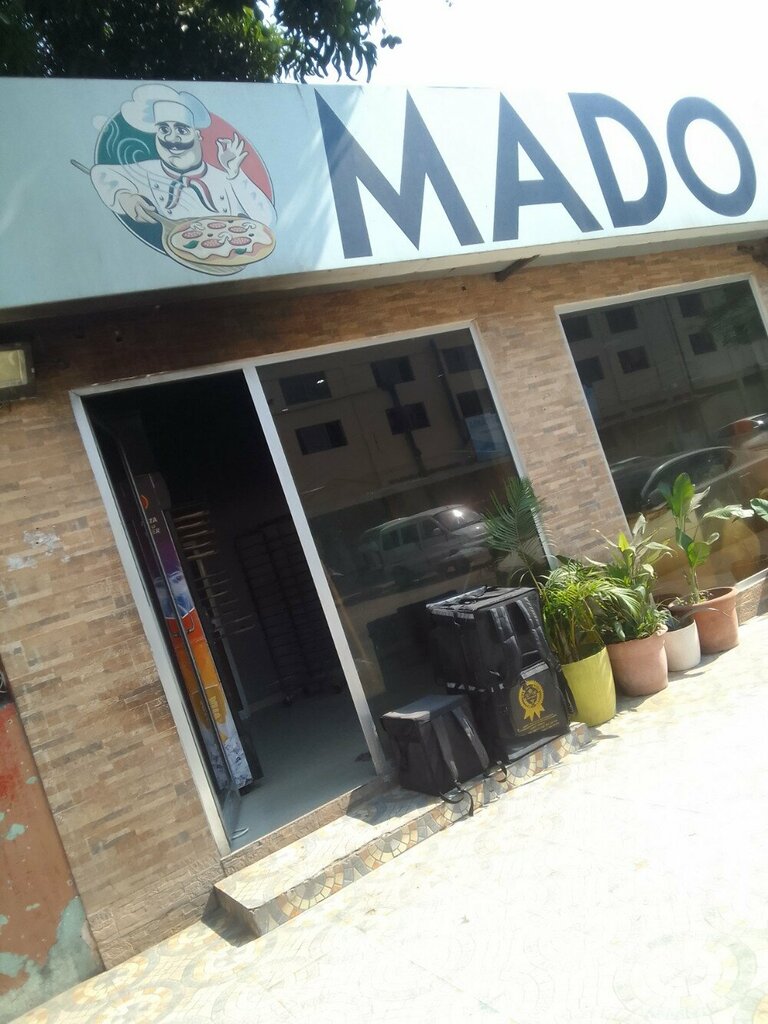 Pizzacılar Mado Café, Loanda, foto