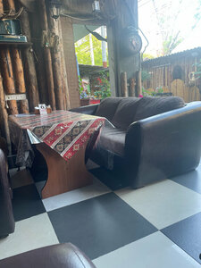 Home hearth (Yeniseyskaya ulitsa No:7А), kafe  Soçi'den