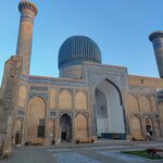 Emir Timur Mezarı (Oqsaroy koʻchasi No:1), turistik yerler  Semerkant'tan