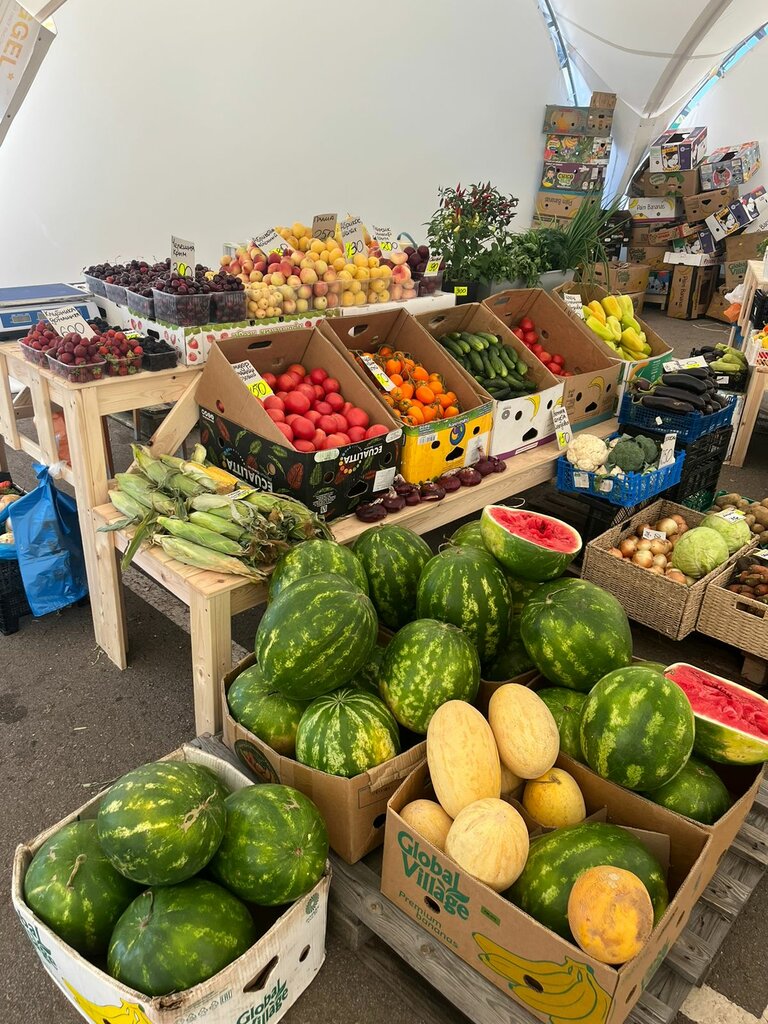 Gıda pazarı Izobilie, Voronejskaya oblastı, foto