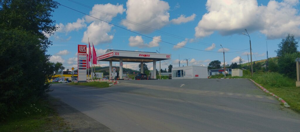 Benzin istasyonu Lukojl, Verhni Ufaley, foto