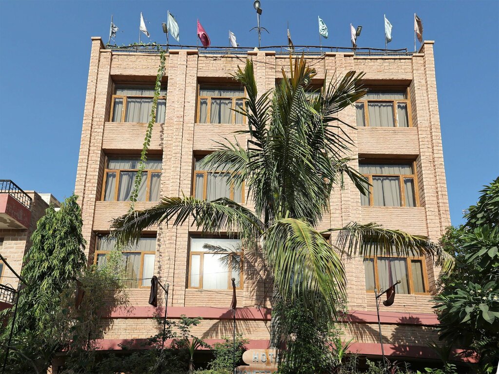Otel Oyo 9900 Hotel Pioneer Plaza, Jodhpur, foto