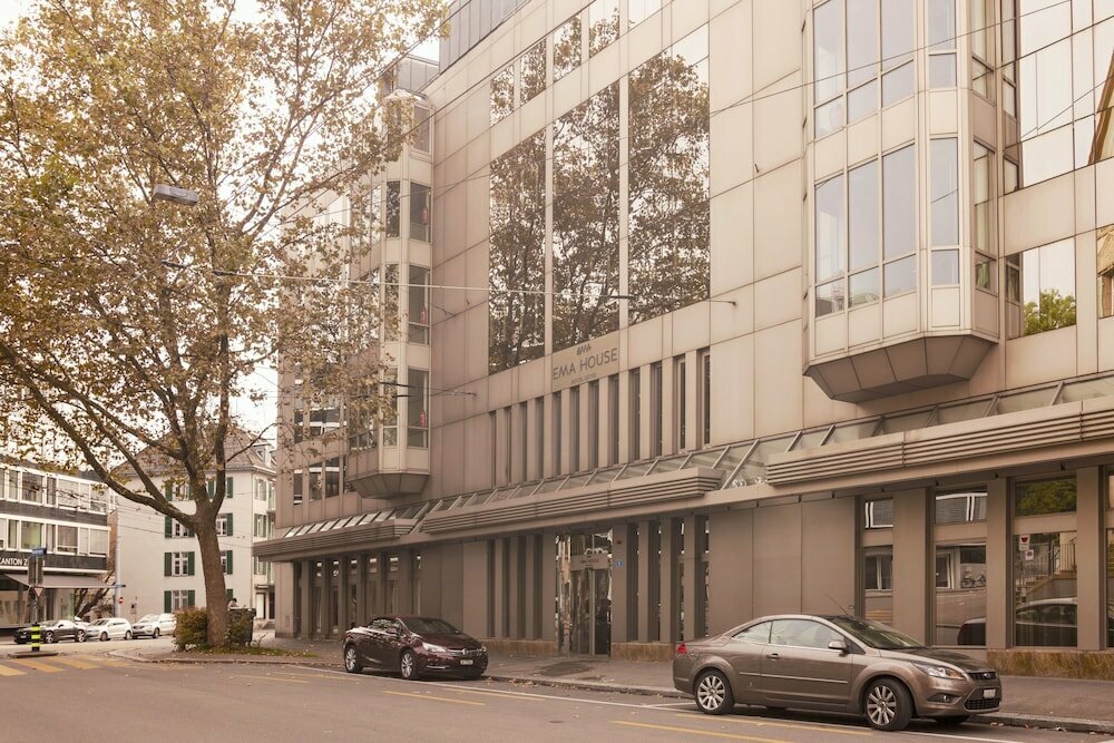 Otel Ema House Hotel Suites, Tsurikh, foto