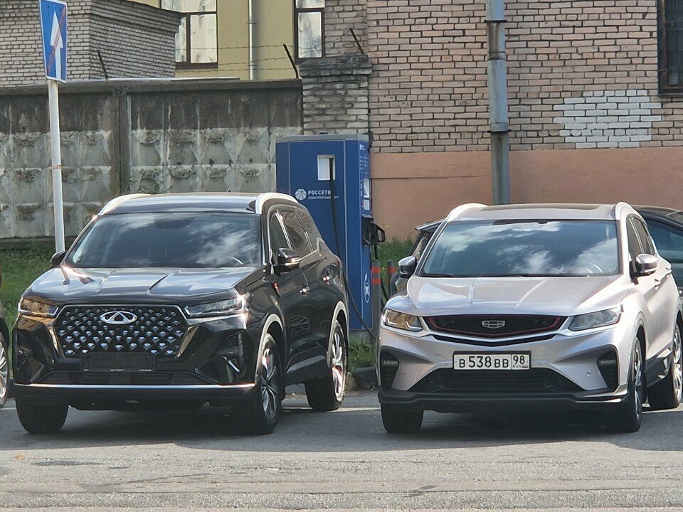 Elektrikli oto şarj istasyonları Зарядная станция, Saint‑Petersburg, foto