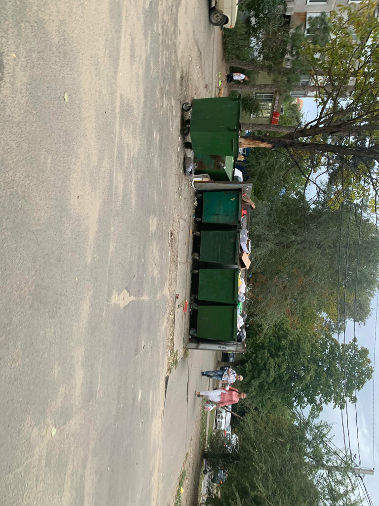 Çöp alanları Trash and garbage disposal area, Krasnodar, foto