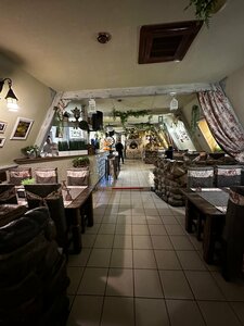 Staryy Dom (No:19, 3-y mikrorayon), restoran  Tixvin'den